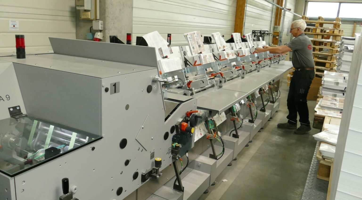 Hohner HHS Futura 9 im sehr produktiven Einsatz bei Ott Imprimeurs in ...