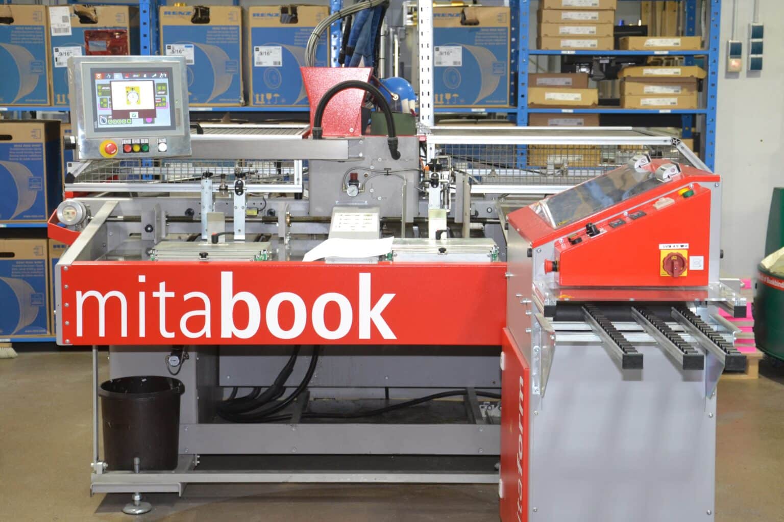 digibook technology installiert Deckenautomat und Einhängemaschine in Hamburg › Print.de