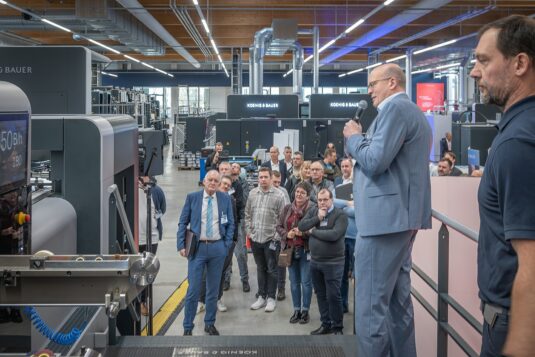 Japan Pulp & Paper übernimmt Inapa Deutschland, Inapa ComPlott und ...