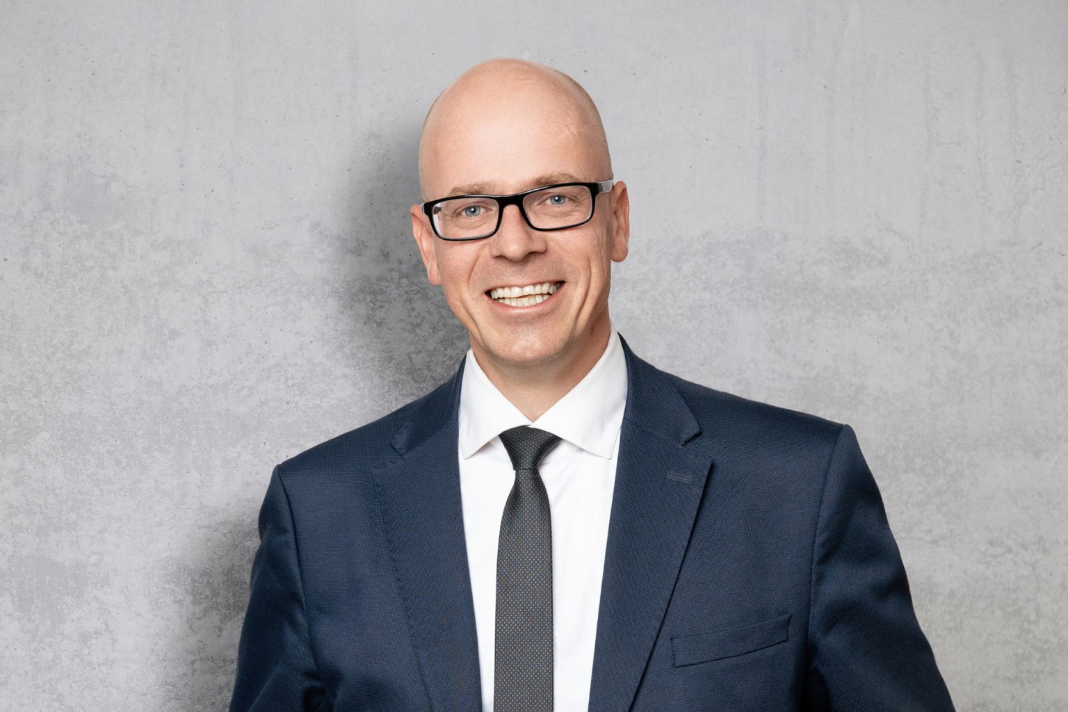 Landa leitet Restrukturierung ein und sucht Investoren › Print.de